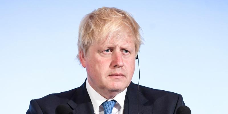 UK government orders gyms, leisure centres, pubs and restaurants to close