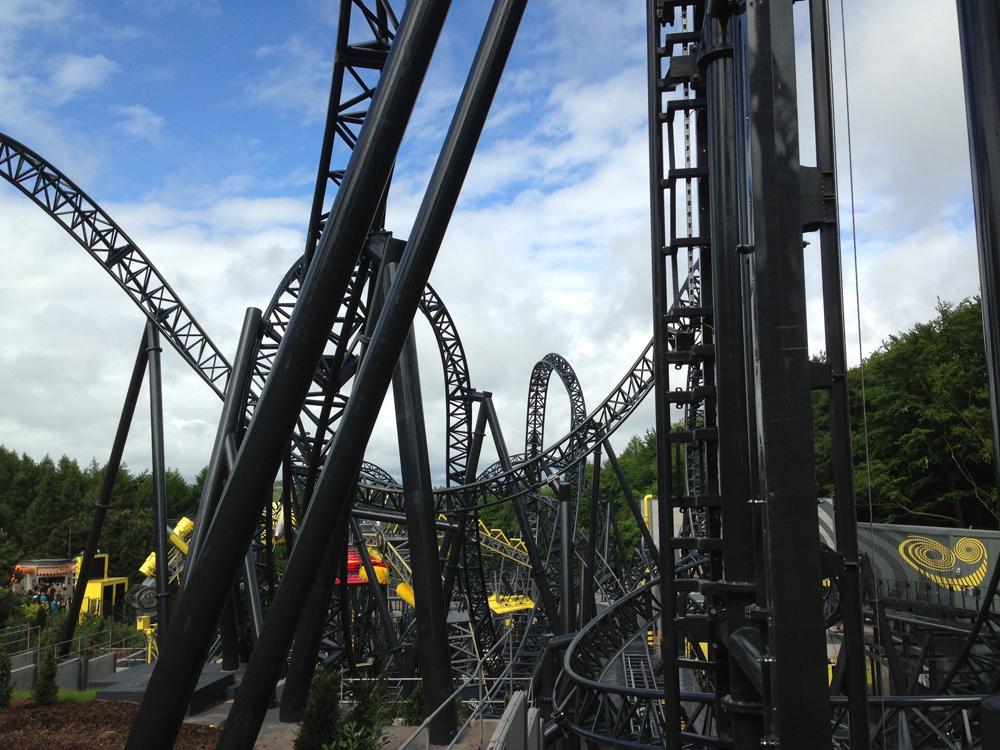 Alton Towers forced to close The Smiler after wheels hit riders ...