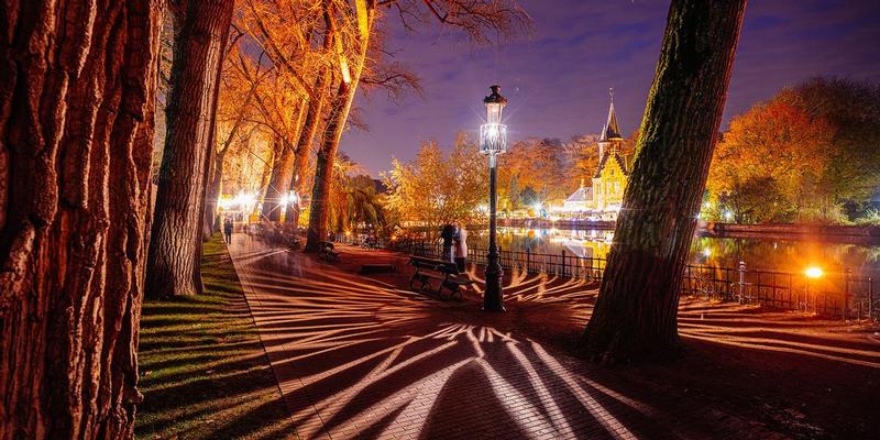 Winter Glow lights up historic Bruges via PWL's luminous walk-through ...